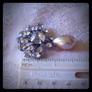 Vintage | Jewelry | Vintage Clear Rhinestone Wteardrop Dangle Brooch ...